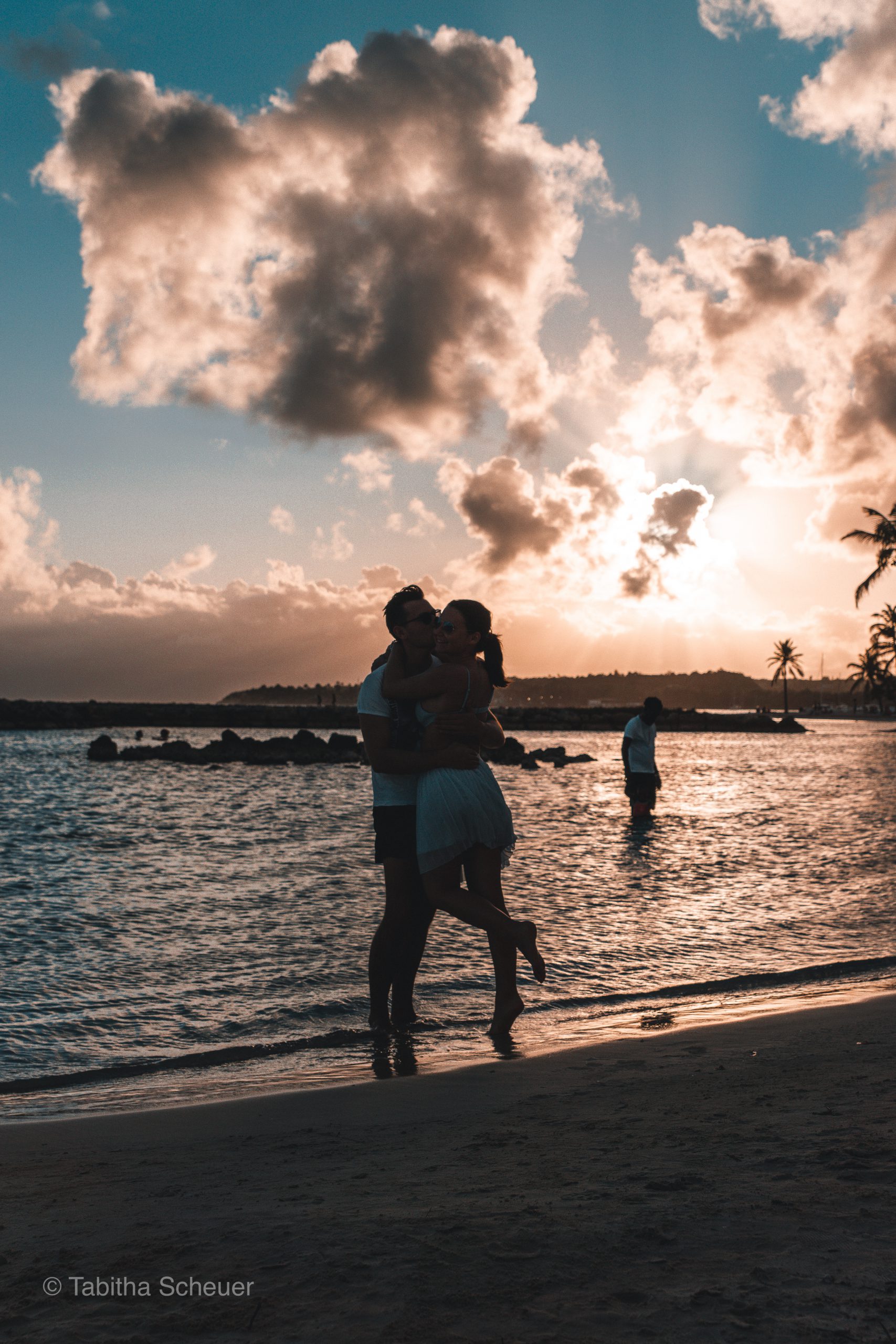 How To Take Amazing Couple Pictures On Your Own - tabithaschr