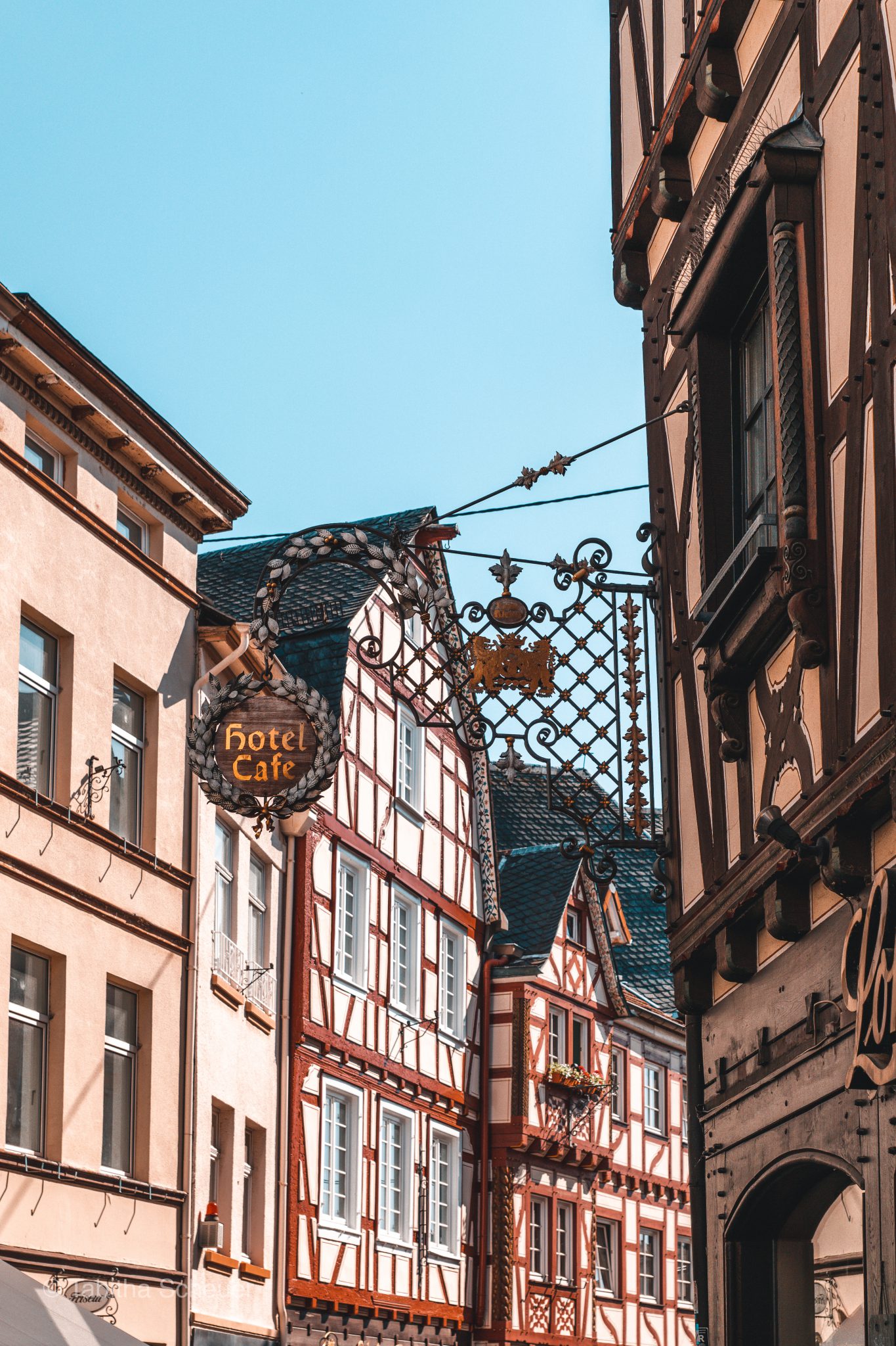 Day Trip to Beautiful Linz am Rhein - tabithaschr