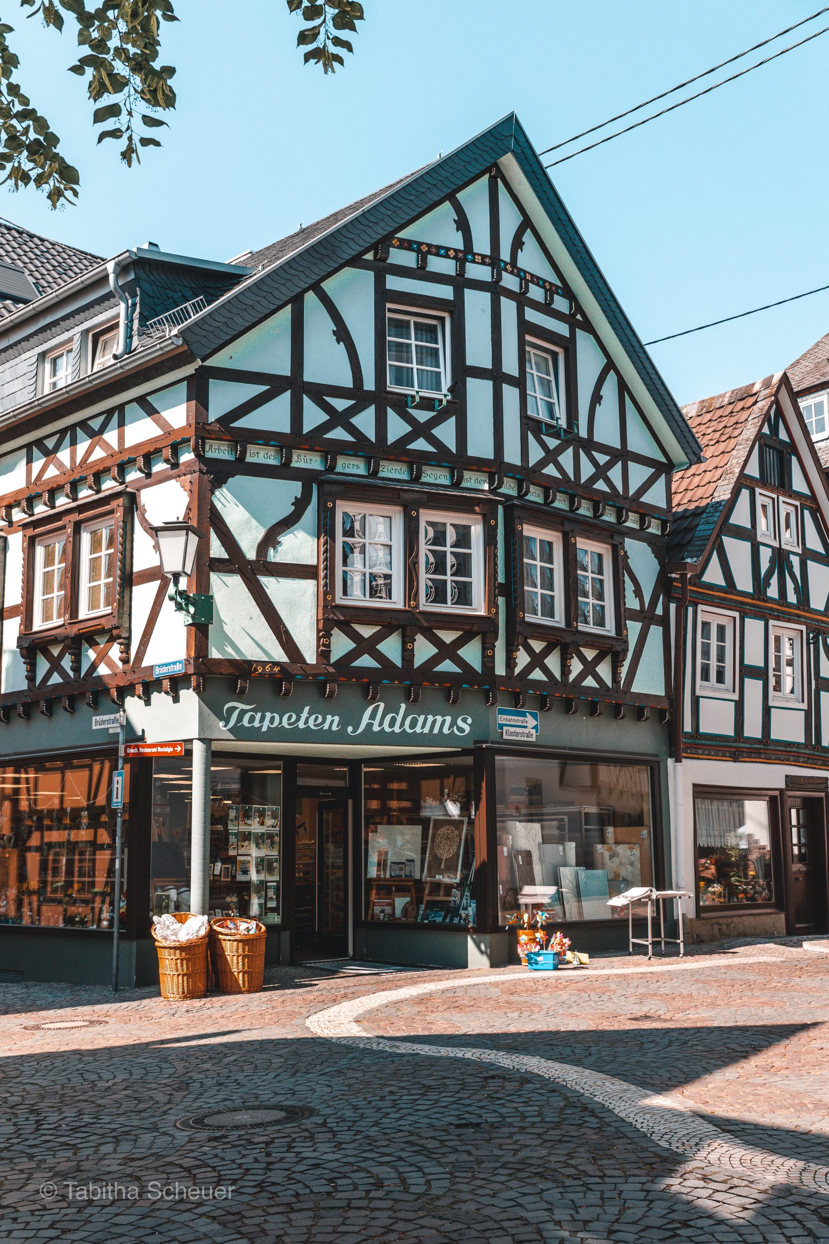 Day Trip to Beautiful Linz am Rhein - tabithaschr