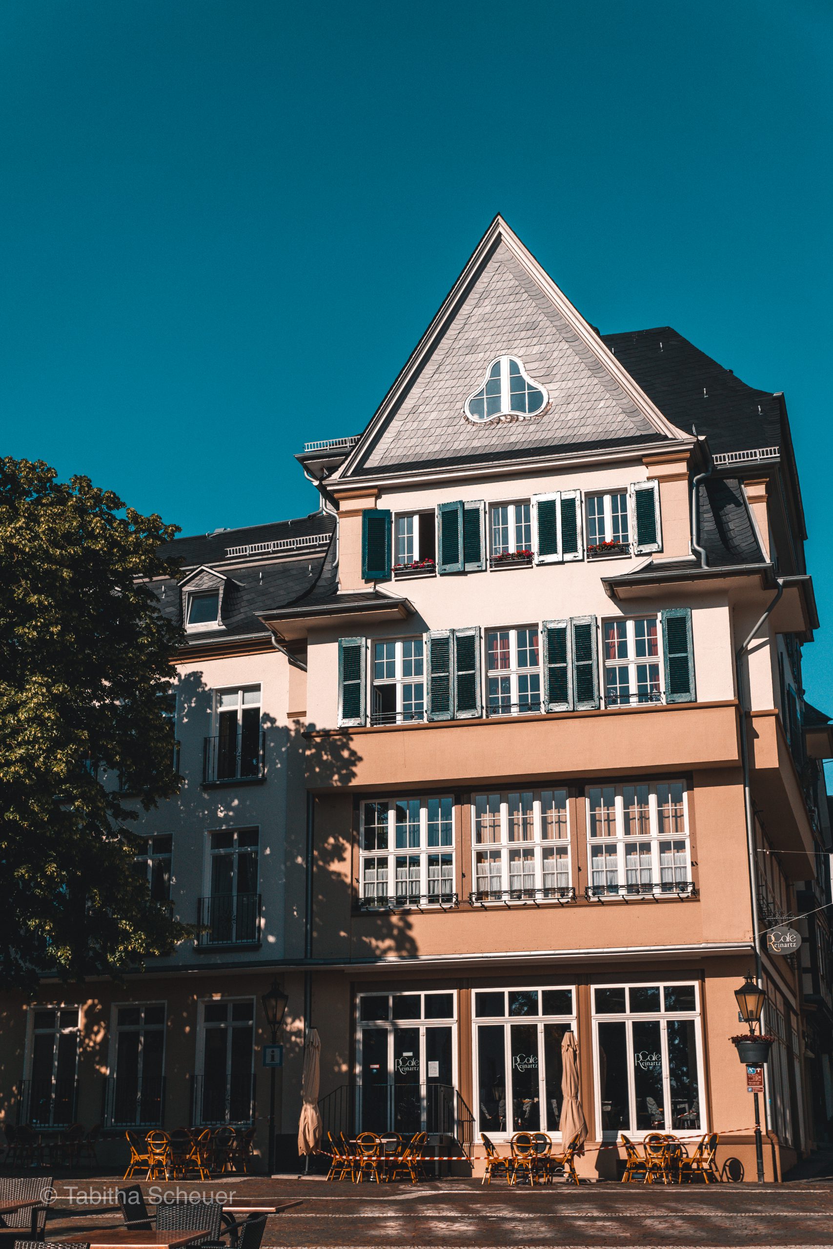 Day Trip to Beautiful Linz am Rhein - tabithaschr